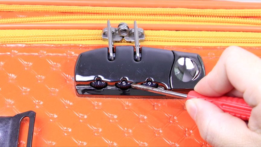 忘记行李箱密码怎么办?学会这个技能,20秒快速找回,太实用了