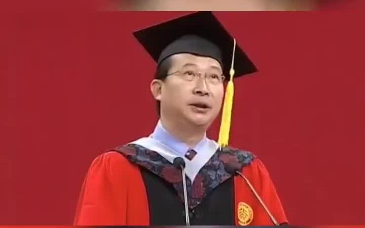 北京大学最短毕业致辞,饶毅教授用短短500字,却赢得9次掌声。