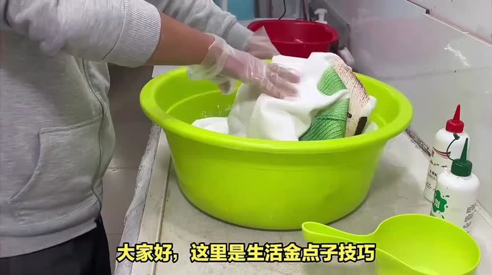 衣服油渍用什么洗最好的方法,教你快速清洗油渍的小妙招!