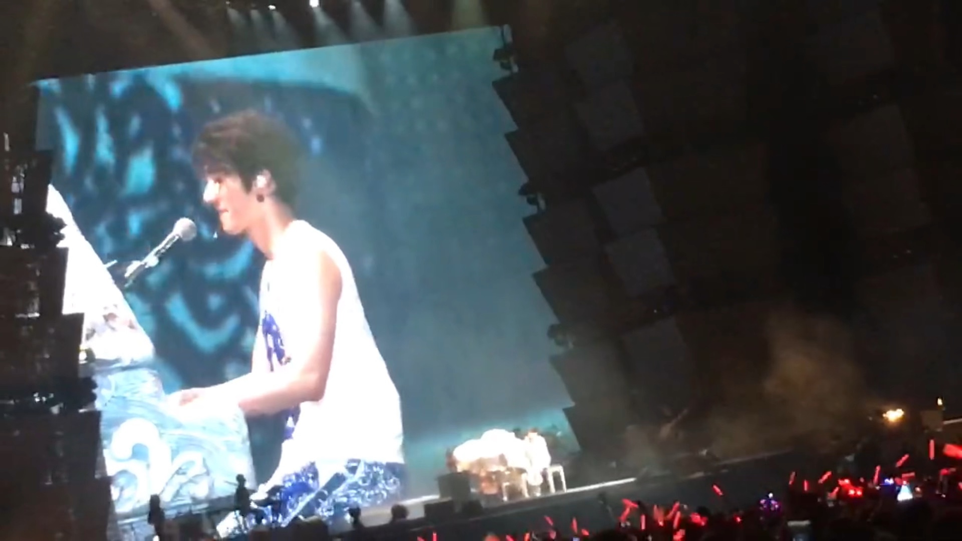 碎片/王力宏弹唱《爱错》/2018.6.《龙的传人2060演唱会-深圳站》...