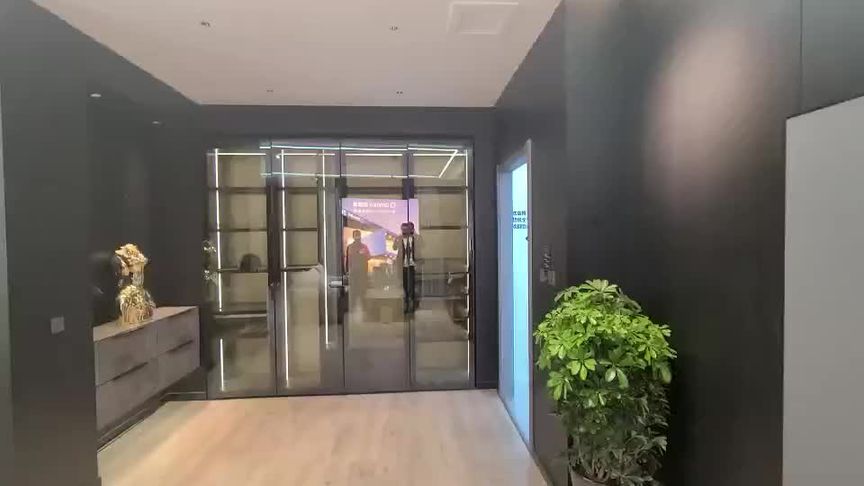 电动巴士轨道配铝框玻璃#轻奢极简 #调光玻璃 #全屋定制家居