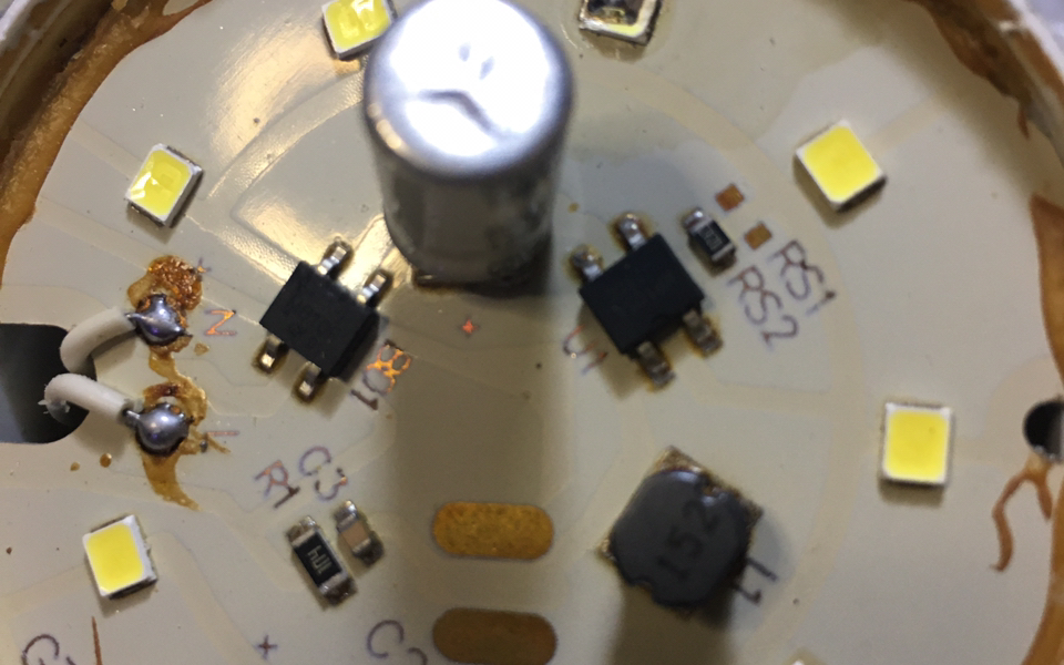 自己动手维修闪烁不停的LED灯