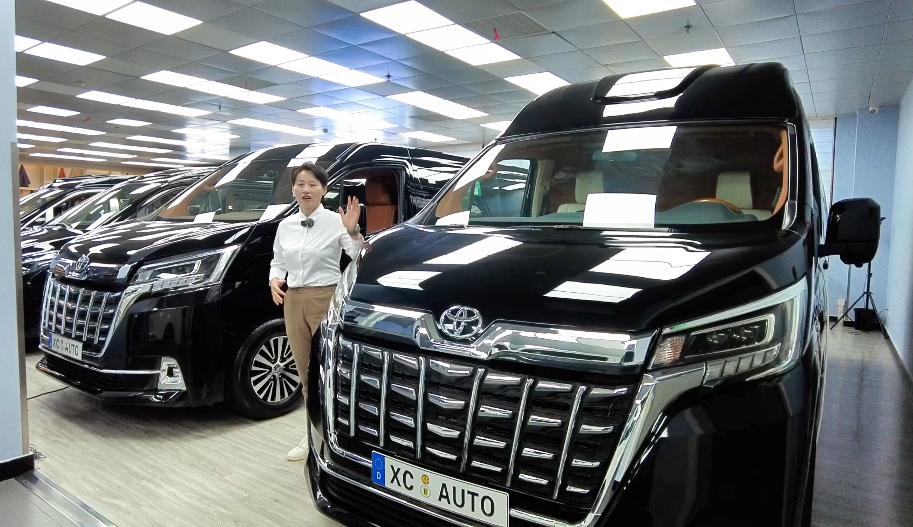 首席鉴车官 2025款进口丰田海狮高顶7座商务车 内饰空间可与奔驰...