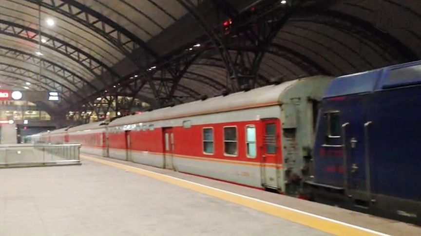 成都开往上海的普速长途列车!K1158次从汉口站发车