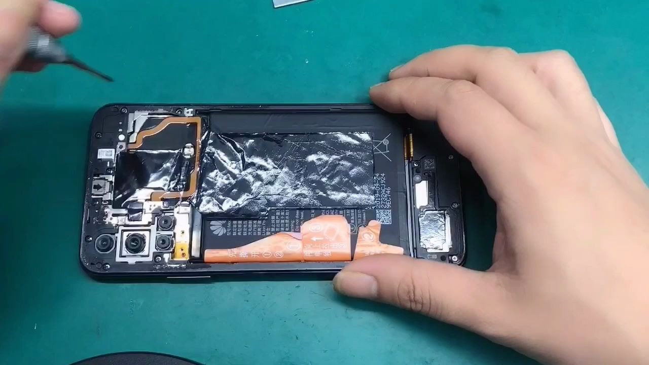 华为荣耀20怎么拆机?操作方法和注意事项看这里