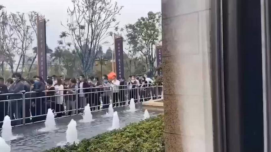 现在恒大集团为了完成任务现要钱不要房,单价4880原价7600