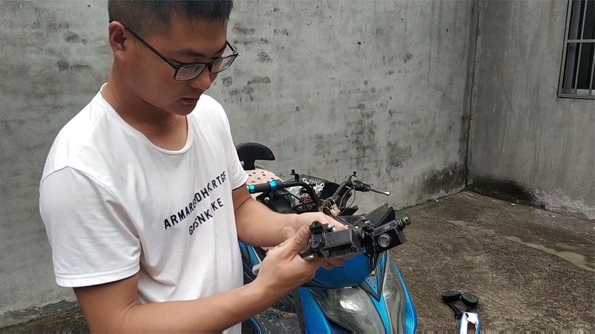 电动车刹车坏了,自己动手也能修,方法很简单,看了你也会