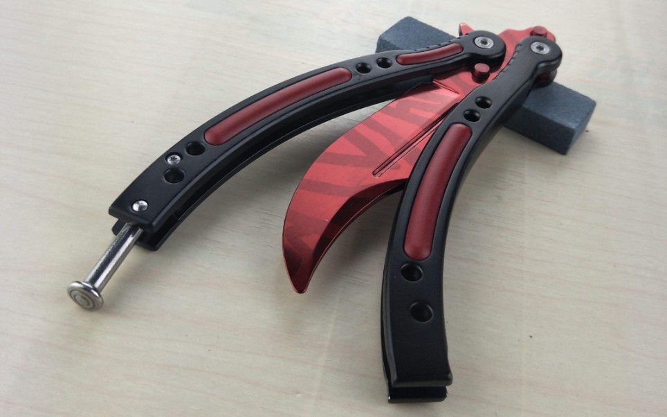 萌新必学!简单,装逼的CSGO蝴蝶刀开刀动作教程【小鱼fps】