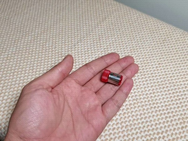 浦派螺丝批加磁器,体积小,加磁效果明显