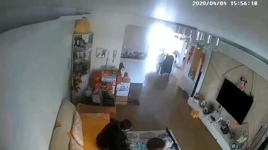 充电器爆炸每家每户都要知道的安全隐患