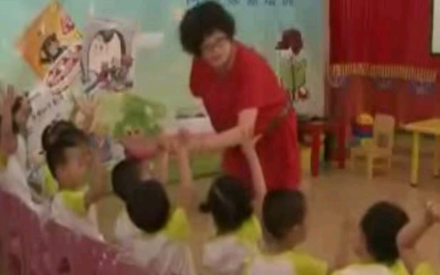 幼儿园小班语言教育活动:《藏在哪里了》