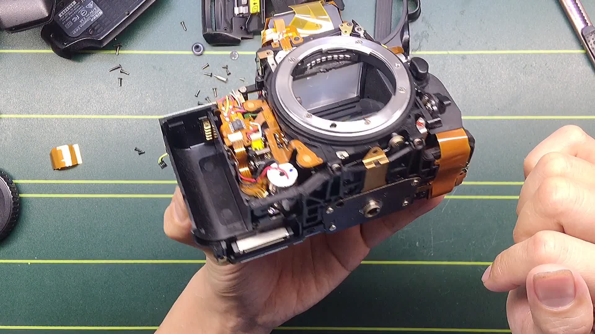 尼康D610,又是报Err,这次又是哪里坏了呢,幸好配件有库存