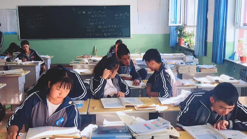 你们讨论问题争得面红耳赤的时候,我很开心ߘ�#班主任 #学生时代