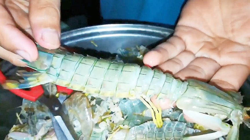 如何生剥皮皮虾,剥出一大盘皮皮虾肉