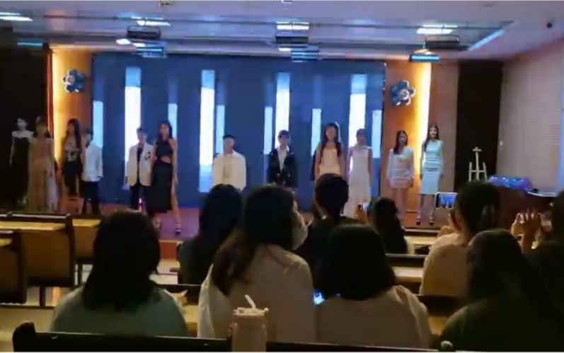 外语外贸学院模特队表演