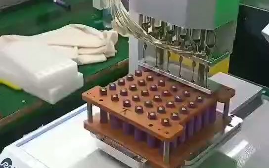 全自动注油机一次性雾化器精密定量小型多头注射器电动自动注油机