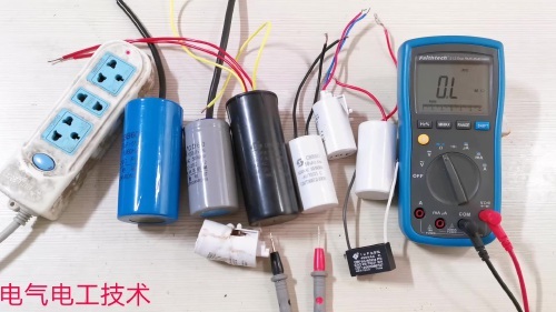 新手电工测电容小心翼翼,别让炸伤成常态(1