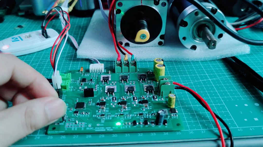 基于stm32f103的foc电机驱动电位器调速测试