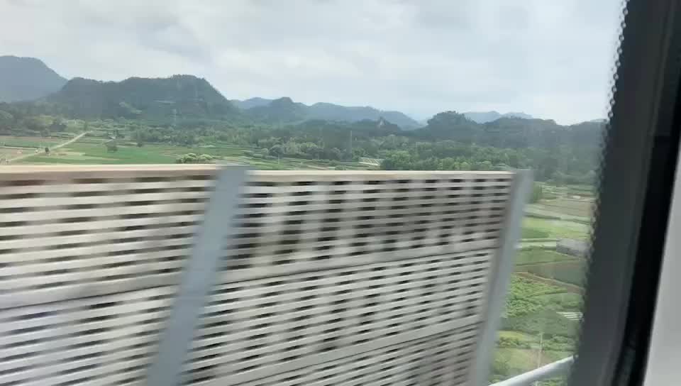 浙江义乌到温州动车上