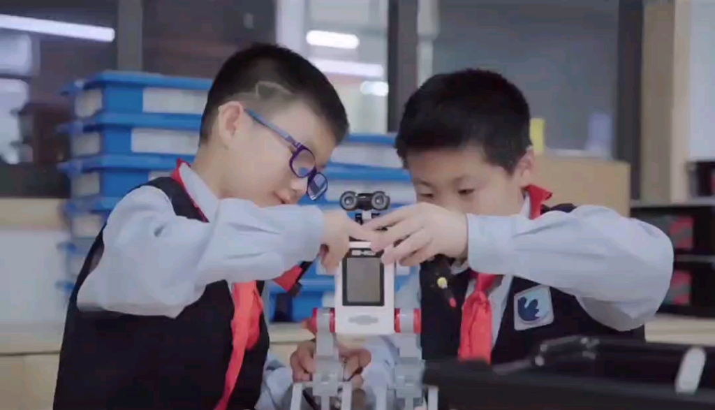 中鸣机器人教学分享