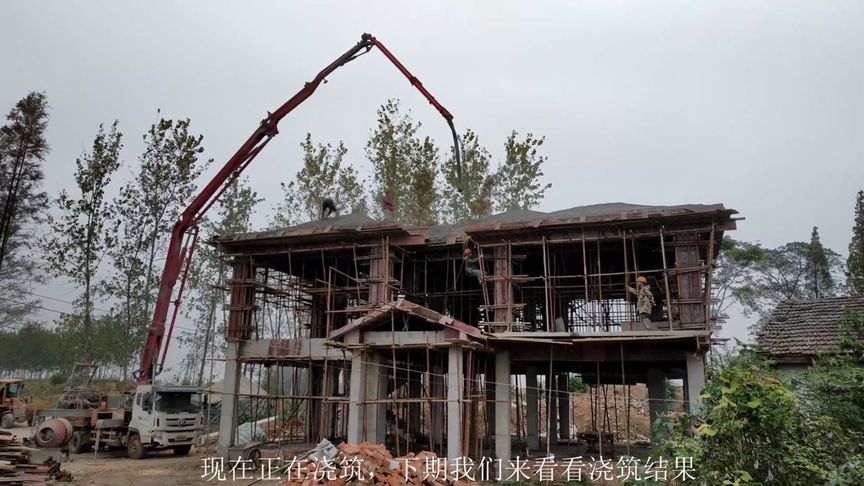 农村自建房,坡屋顶浇筑成难题?专业工头这样浇筑又快又好