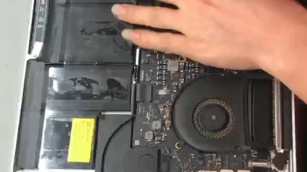 苹果Apple Music MacBook Pro 笔记本电池更换