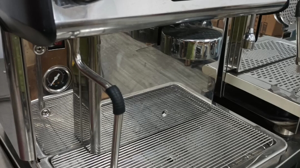 二手爱宝半自动咖啡机,专利蒸汽热水旋钮,电子式按键自动流量控制,...