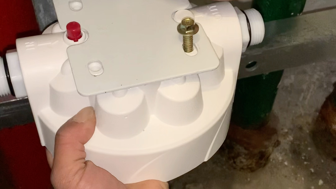 小鱼儿20寸大白瓶过滤器安装