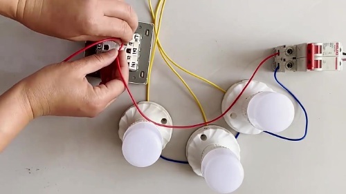 从一无所知到游刃有余,如何掌握电工技能,安全用电不再难?