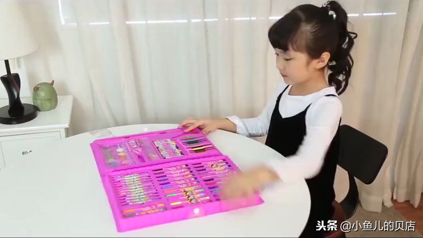 【买就送2本涂色书】本款产品设计新颖!送给小朋友,实用美观。
