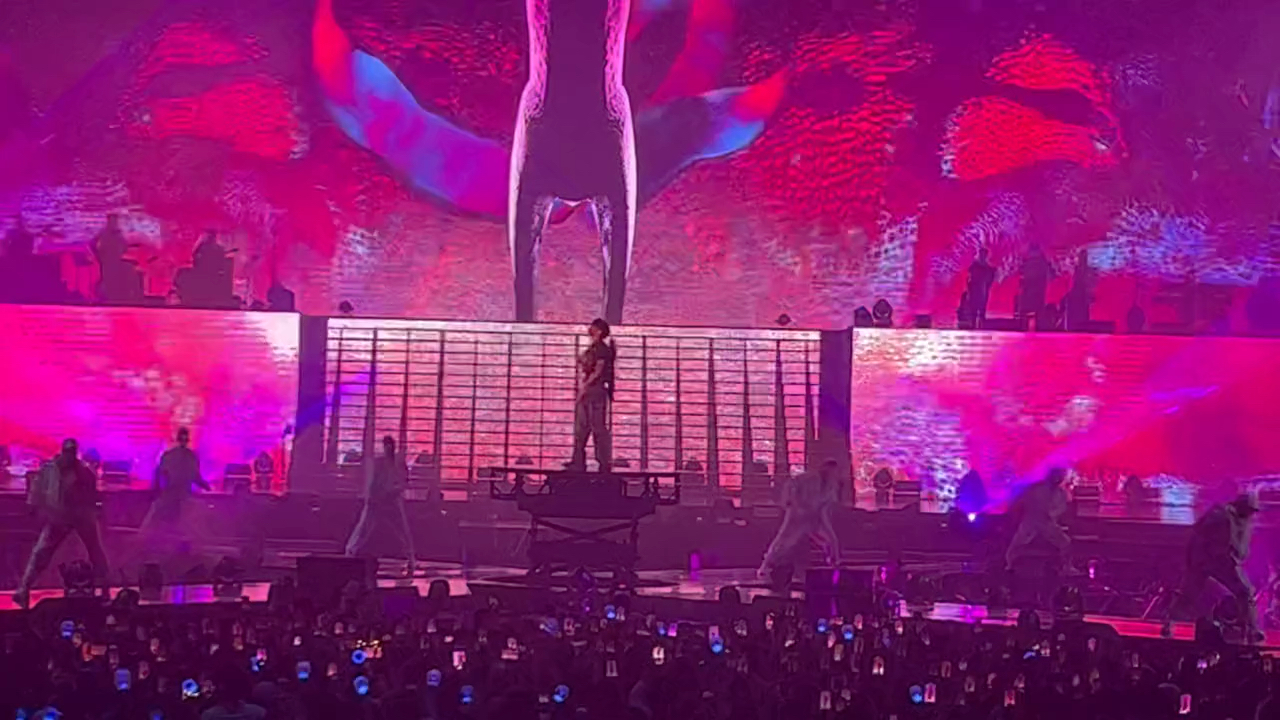 《WaitWaitWait》全景舞台完整版-蔡徐坤曼谷场演唱会