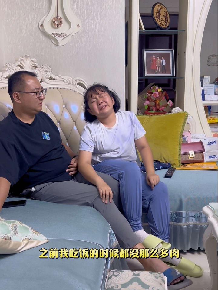 ...当妈的只能狠狠心!不想吃的那俩强迫吃,想吃的不让吃!这三胞胎兄妹...