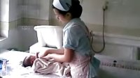 宝宝出生第一次洗澡(出生第二天20100216)