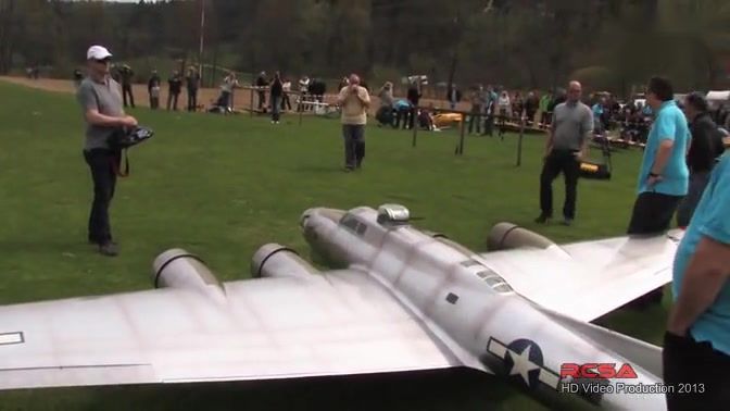 巨型遥控飞机:B17空中堡垒轰炸机