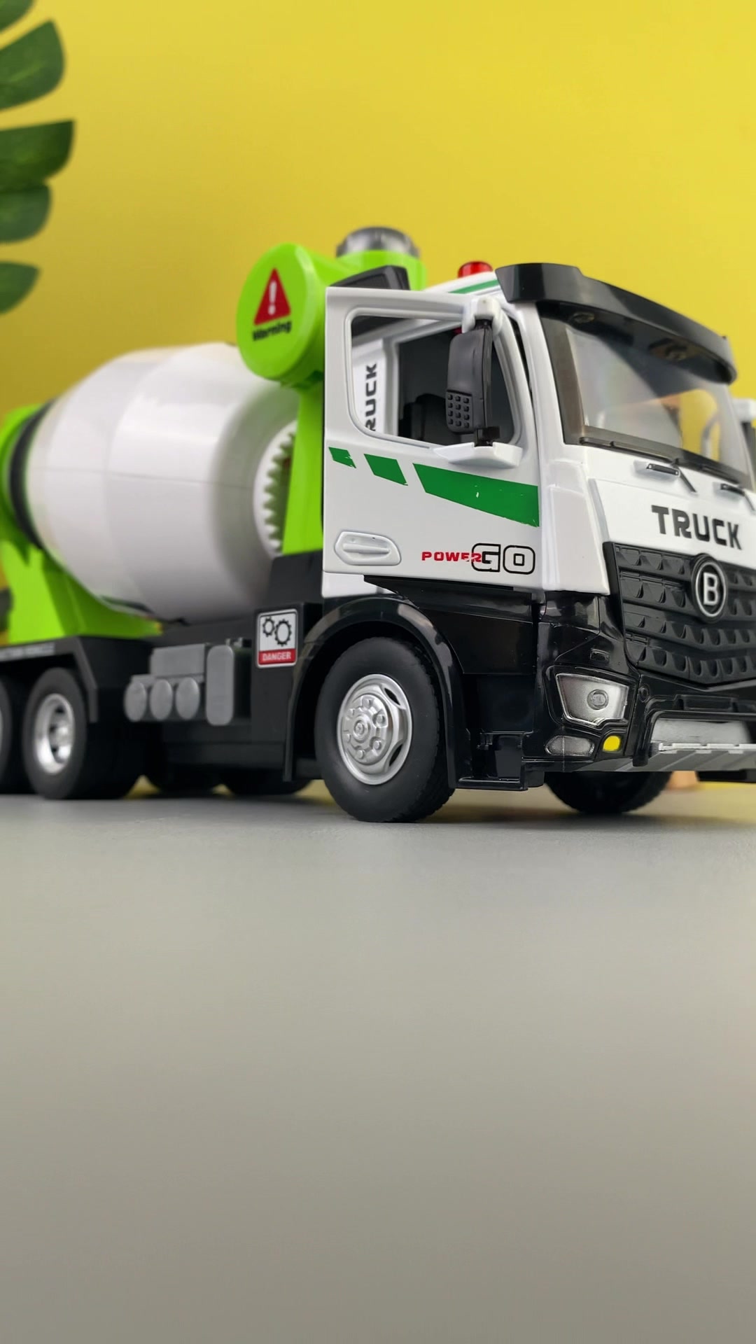 六一儿童节礼物合金电动水泥搅拌车玩具男孩汽车工程车混凝土罐车#...