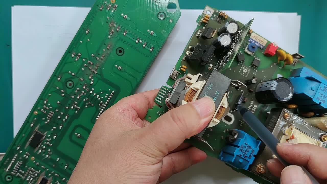 电阻还有0Ω的,它和磁珠,电感一样作用巨大,几分钟时间给讲透