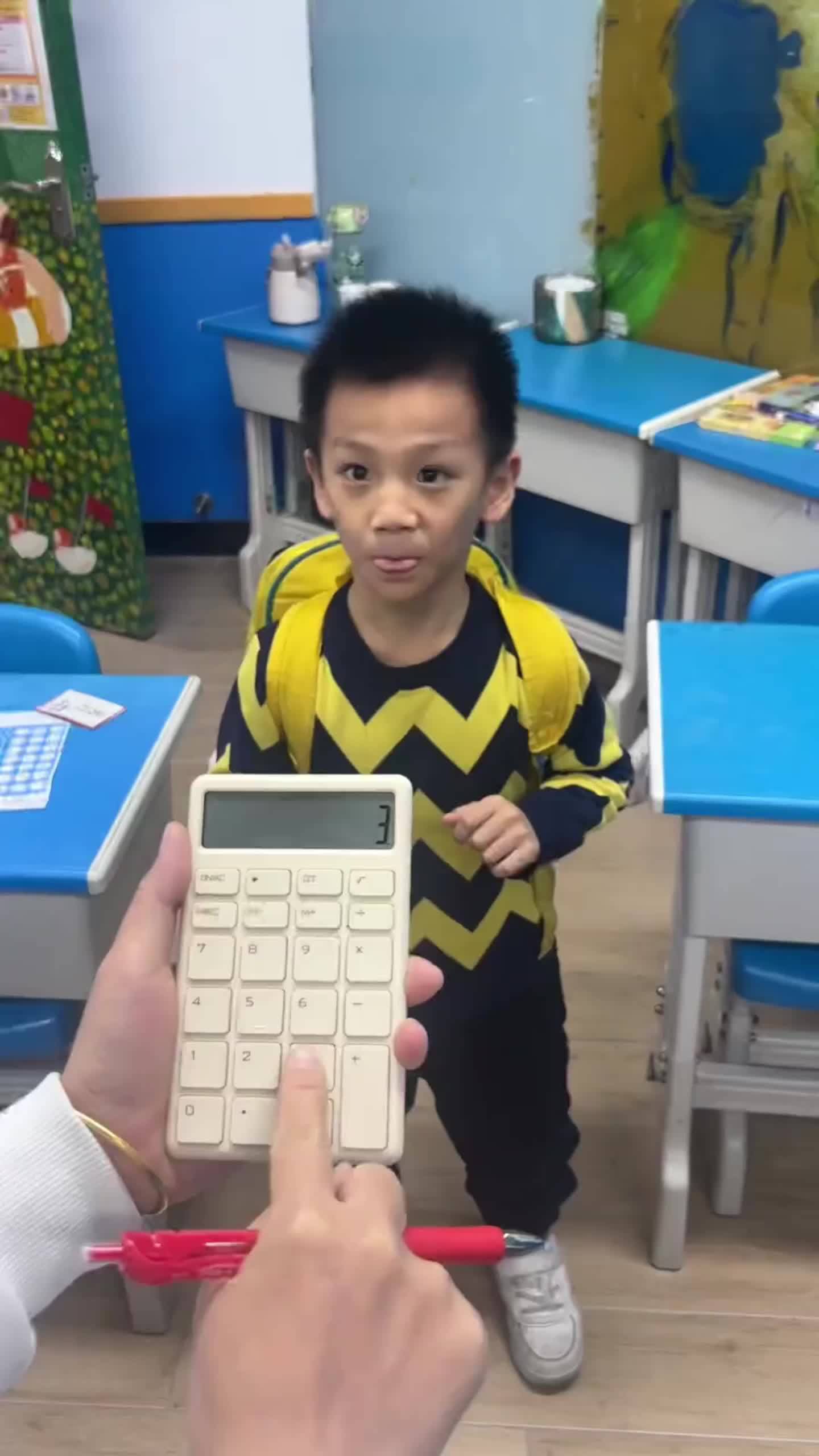 计算小达人申请出战,女子分享小孩哥珠心算技能