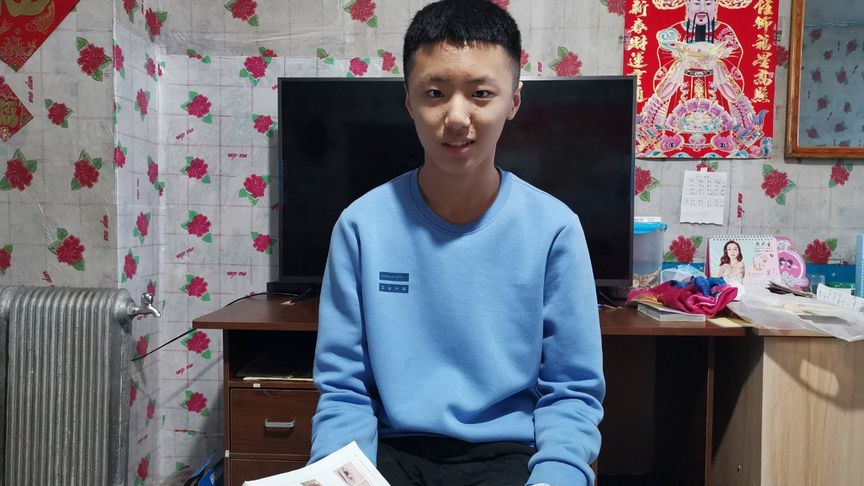 开学第一天,看初二学生如何上课?钉钉的功能太强大了。
