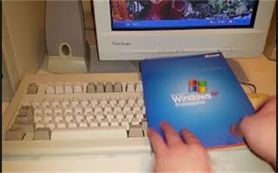 老式电脑运行系统WindowsXP.也许