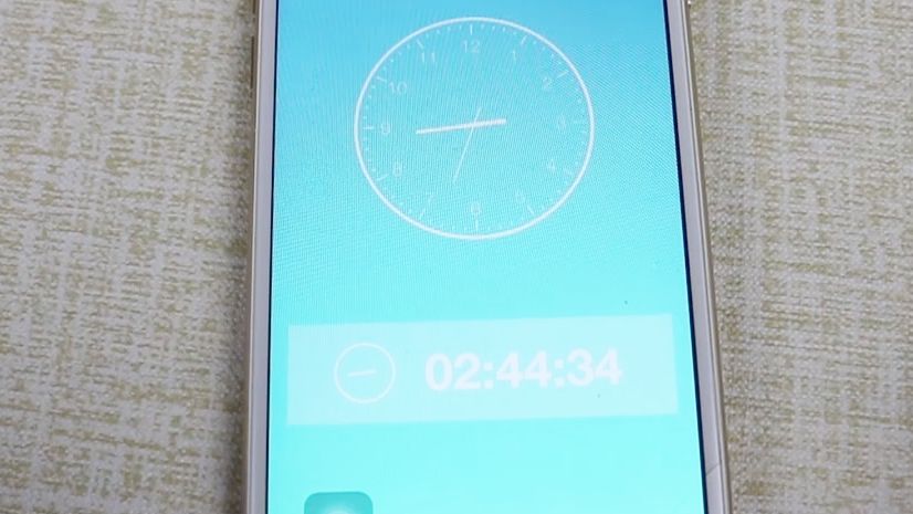 教你打开手机时钟隐藏功能,别在只用来看时间了,不用亏大了!