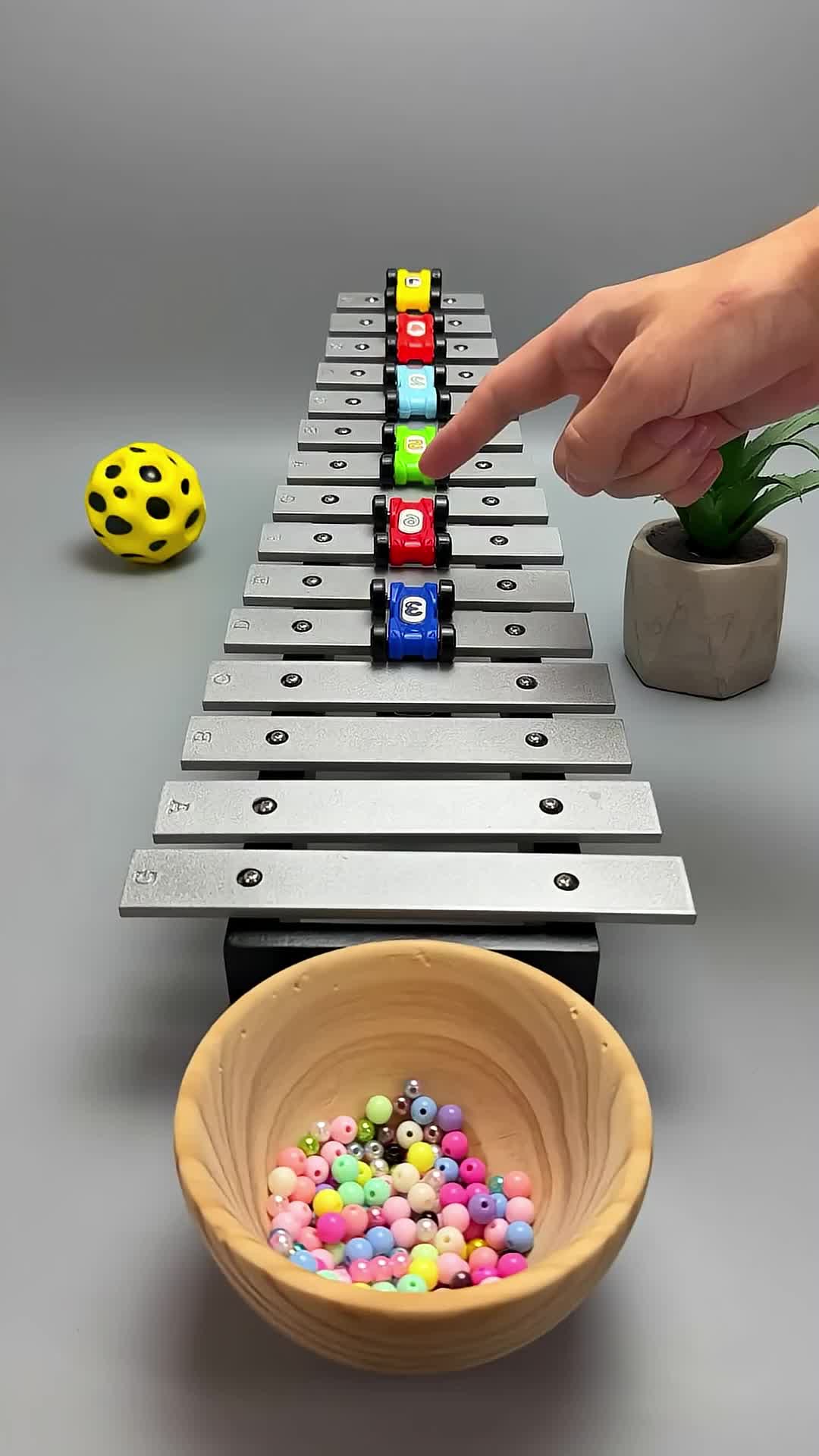 小汽车在铝板琴上滚动的瞬间 #极度舒适 #助眠#声控#解压