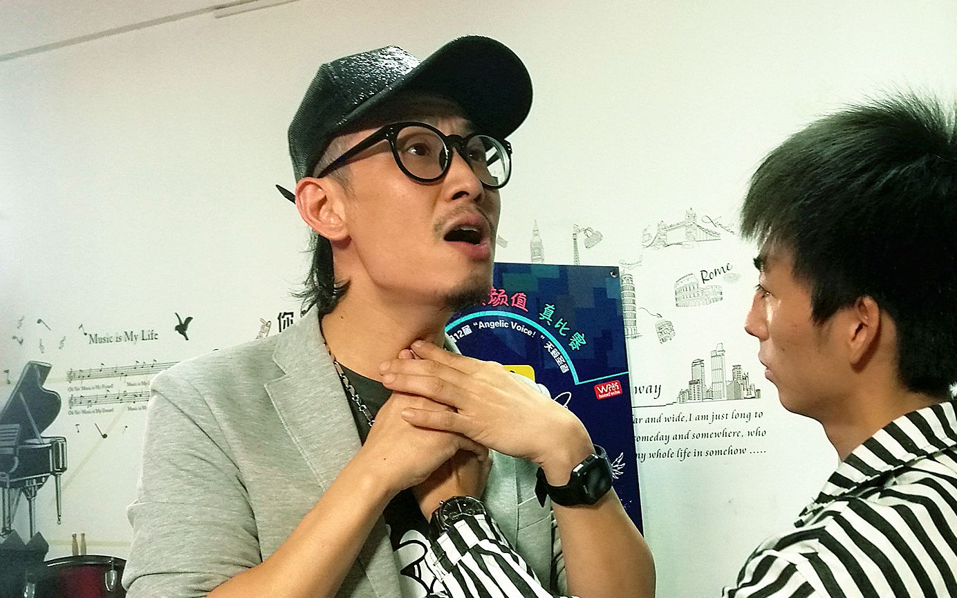 ...学员苗英翻唱【张碧晨】《红玫瑰》一遍过音乐现场MV的实战特别展