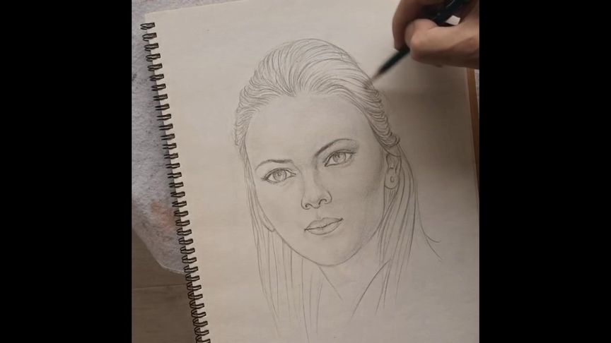 以线造型画人物头像,要求你的每一根线条都要相当准确
