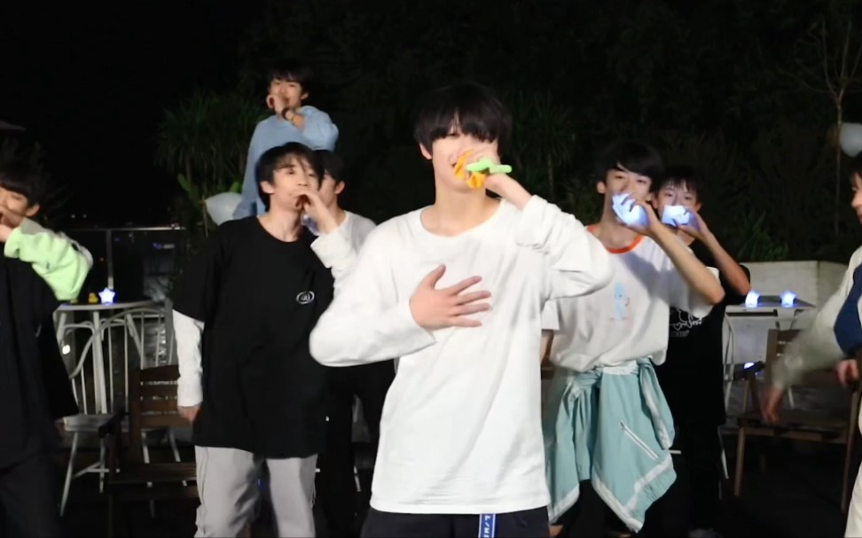 TF家族三代《全部都是你》[张极 朱志鑫]