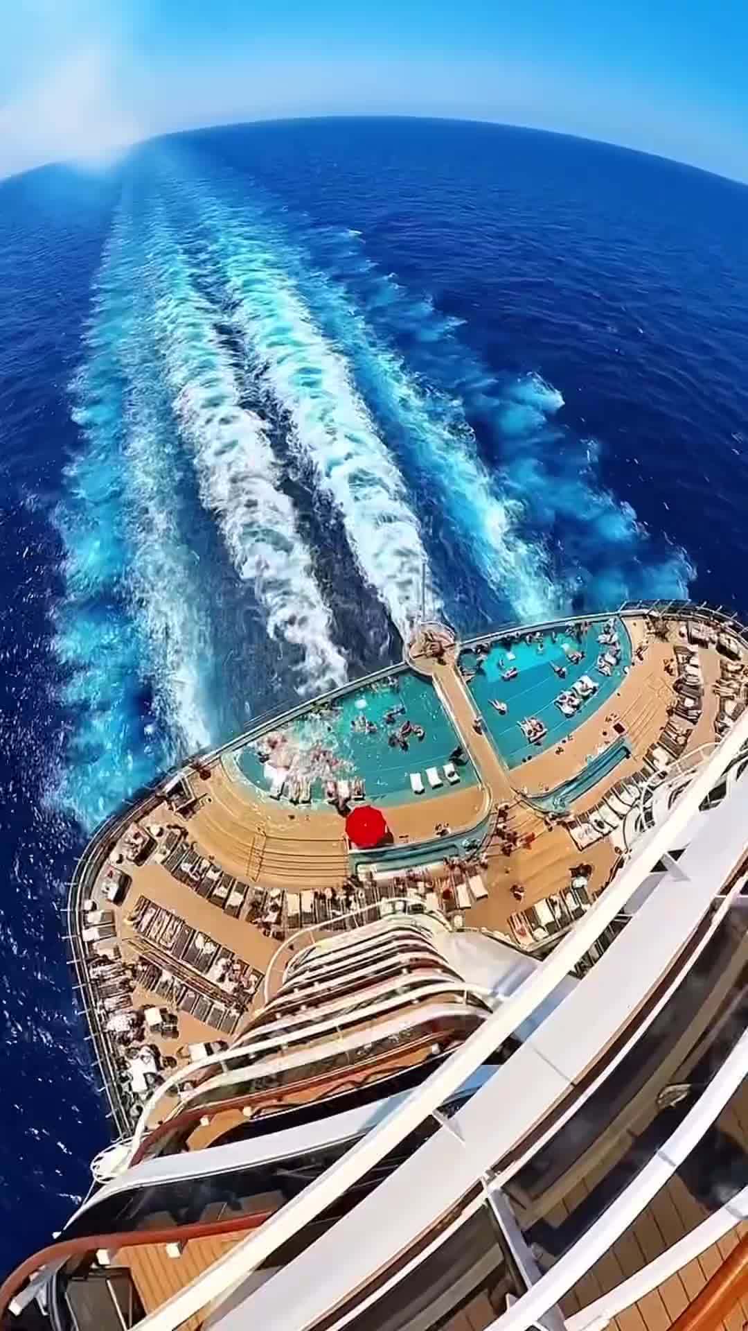 世界是一本书,你若不出去走走,看到的始终是同一页的内容。