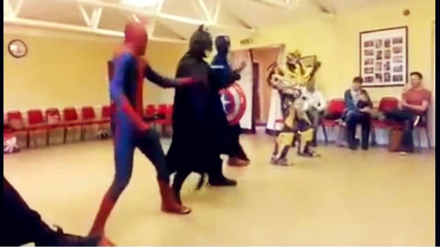 火星哥神曲《Uptown Funk》超级英雄舞蹈版!