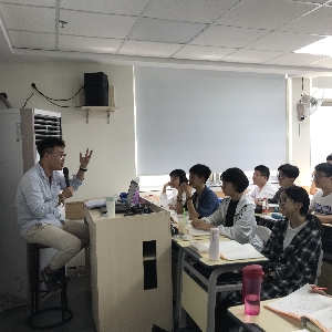 物理老师方田 