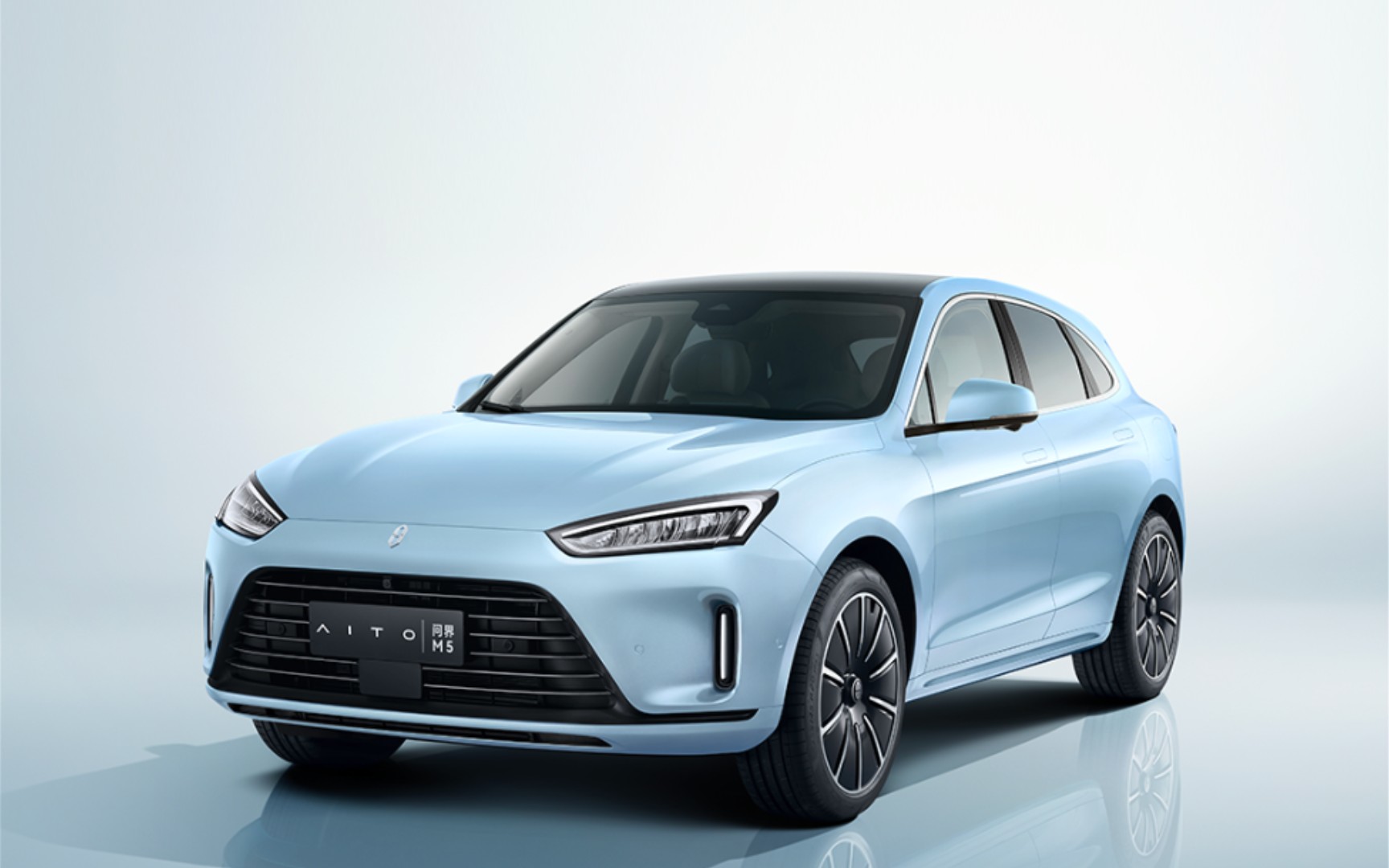 AITO 问界 M5 四驱旗舰版正式上市!跟着小伙伴们的弹幕一起再看看...