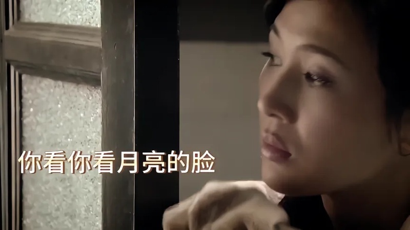 《你看你看月亮的脸》经典歌曲,甜美动听,悦耳醉人,回忆满满