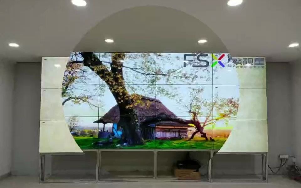 LED液晶显示屏55寸3.5mm3X4规格落地支架式完成交付,北京某公司...